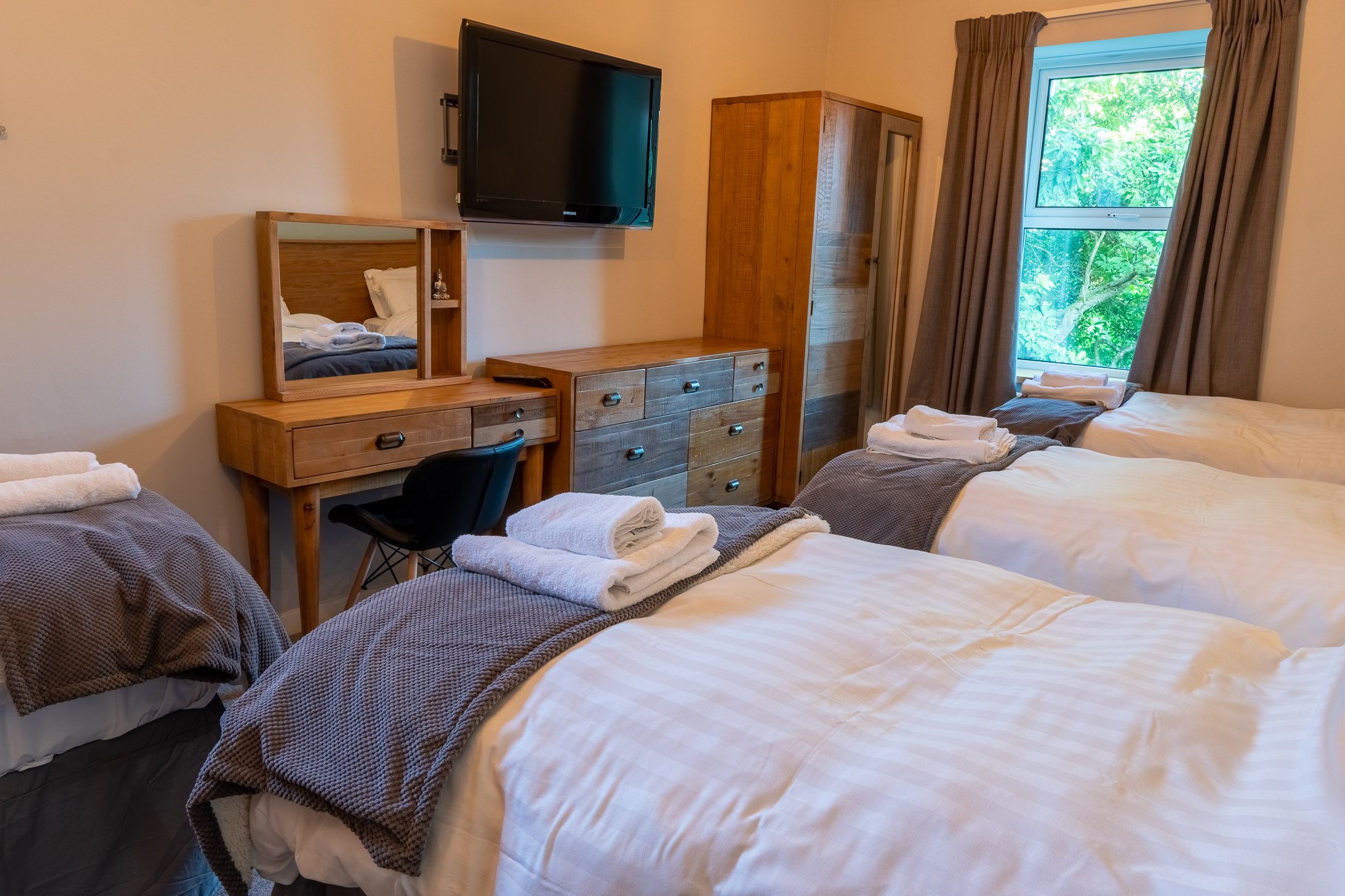 Ellie's Lodge | Group Accommodation | Ulverston, Lake District